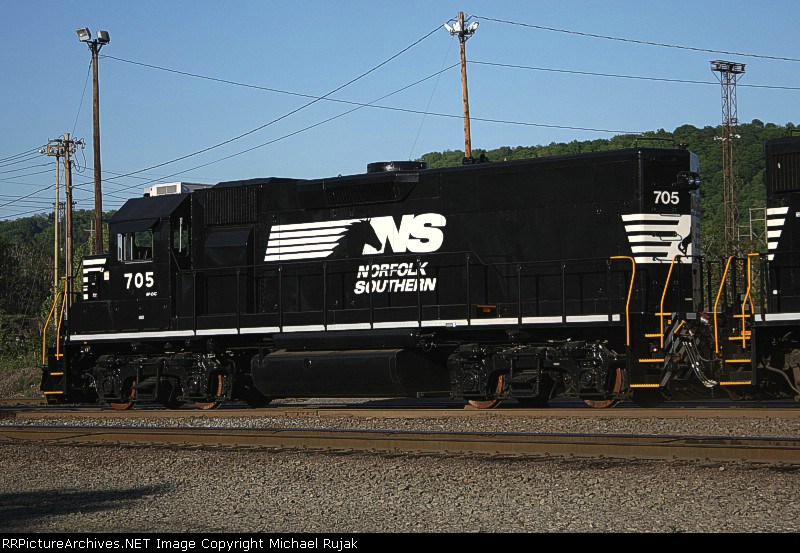 NS 705